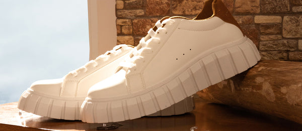 Sneakers – Straightforward